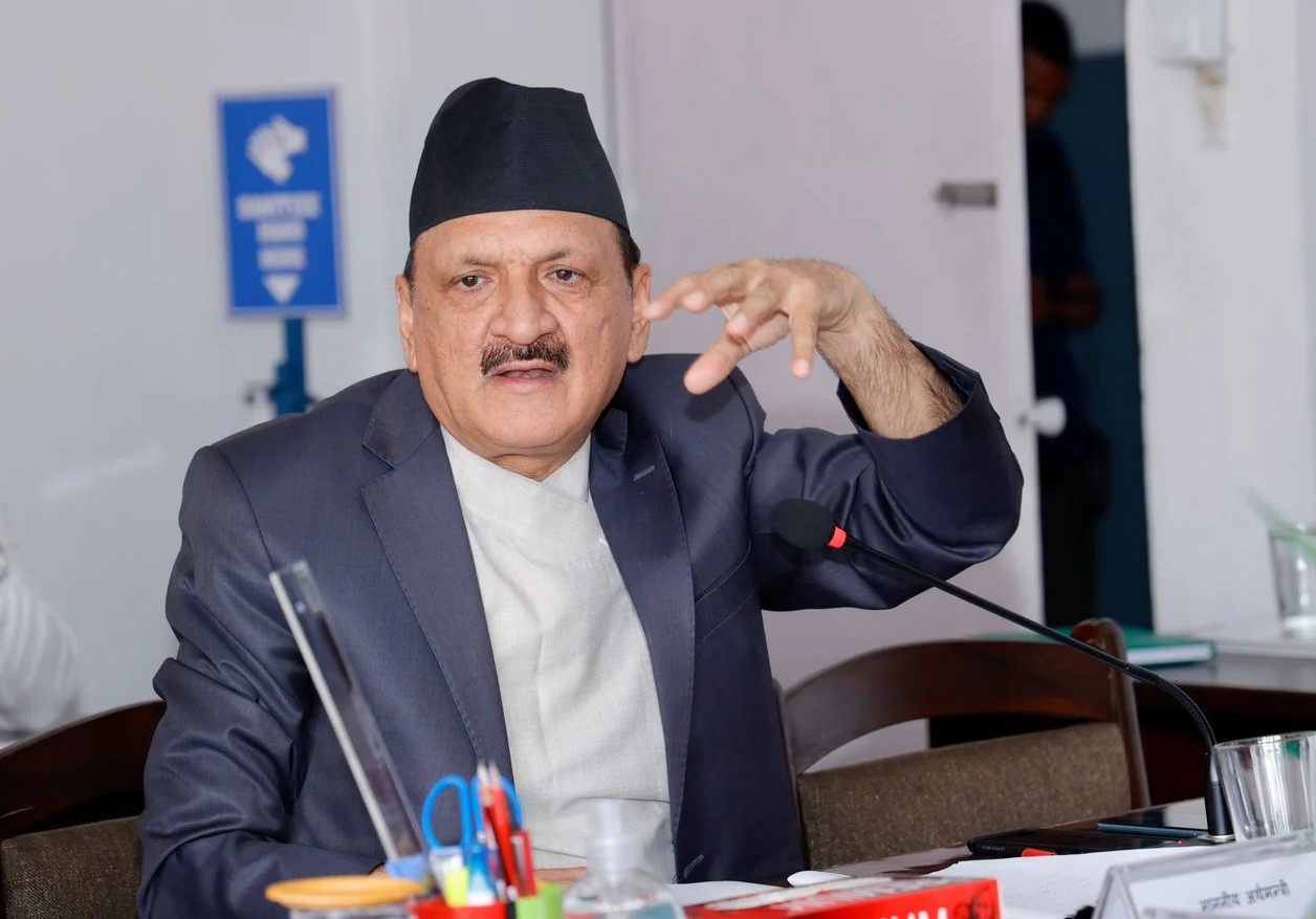 अर्थमन्त्री डा. प्रकाश शरण महतले नेपालमा छिट्टै लगानी शिखर सम्मेलन ...